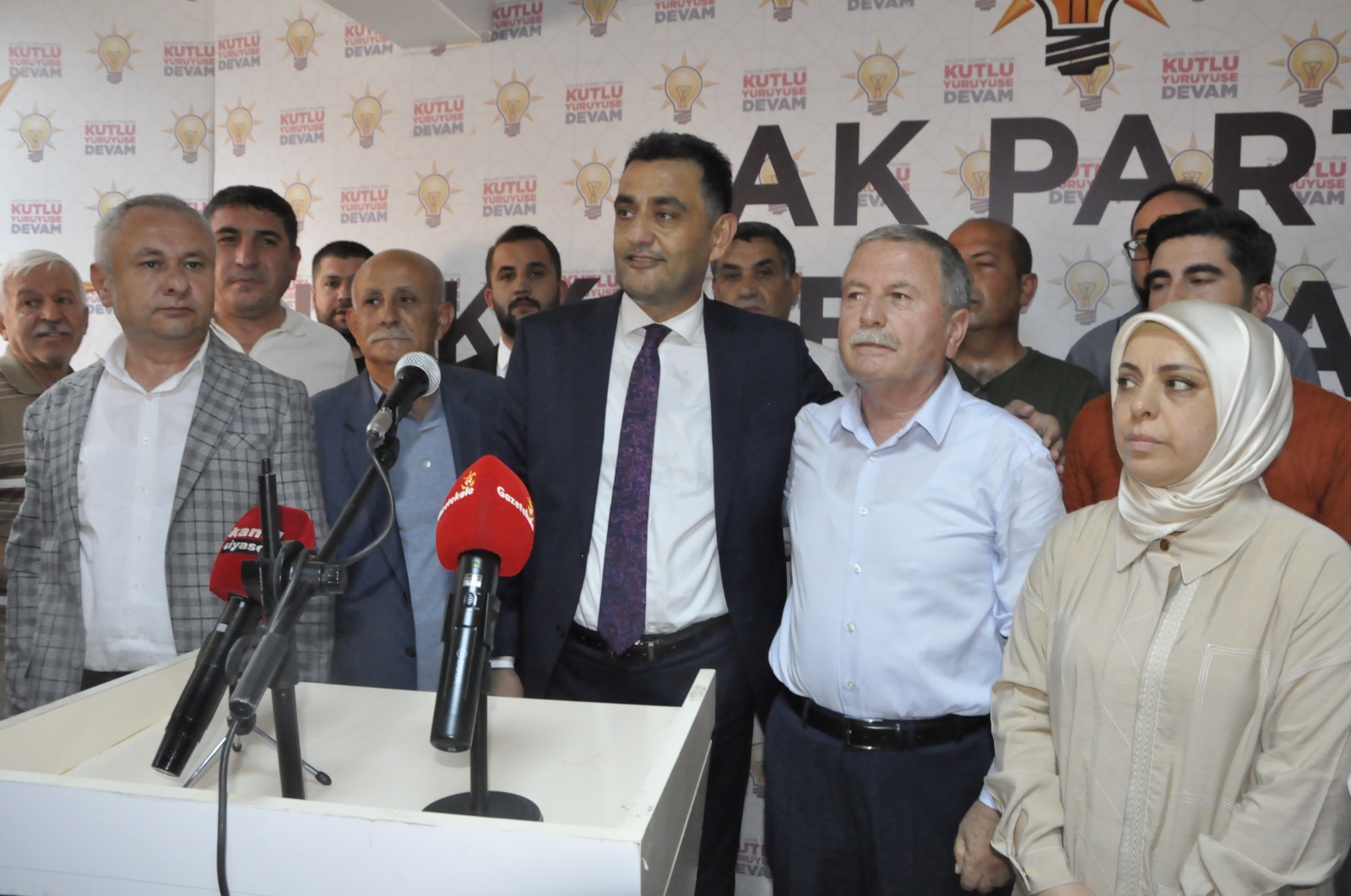 Bütün belediyeleri alacağız